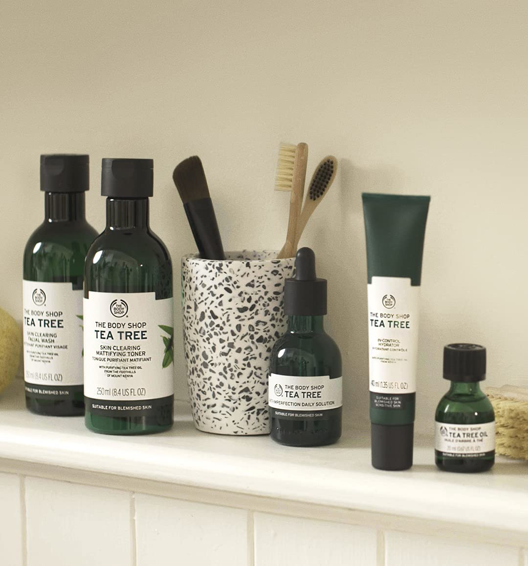 The Body Shop Tea Tree Skin Clearing Facial Wash (250ml) – OHSOGO
